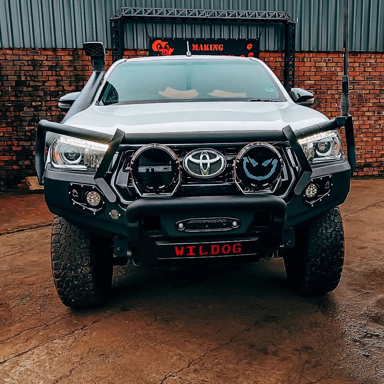 Toyota Hilux GD6 Rocco/Dakar 2018-2020 Wildog Hunter Bull Bar (incl ...
